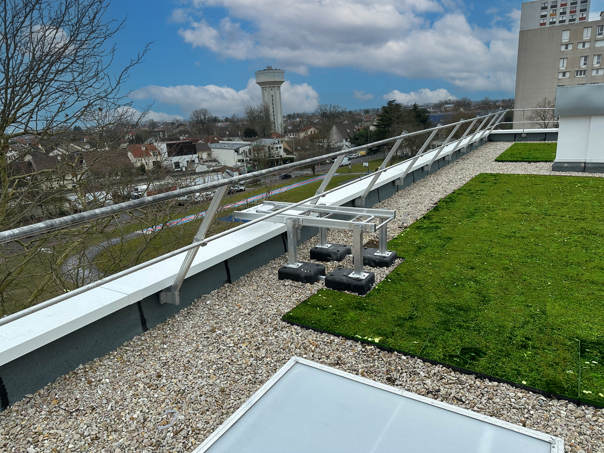 fixation d’éclairage sans perçage pour toiture terrasse